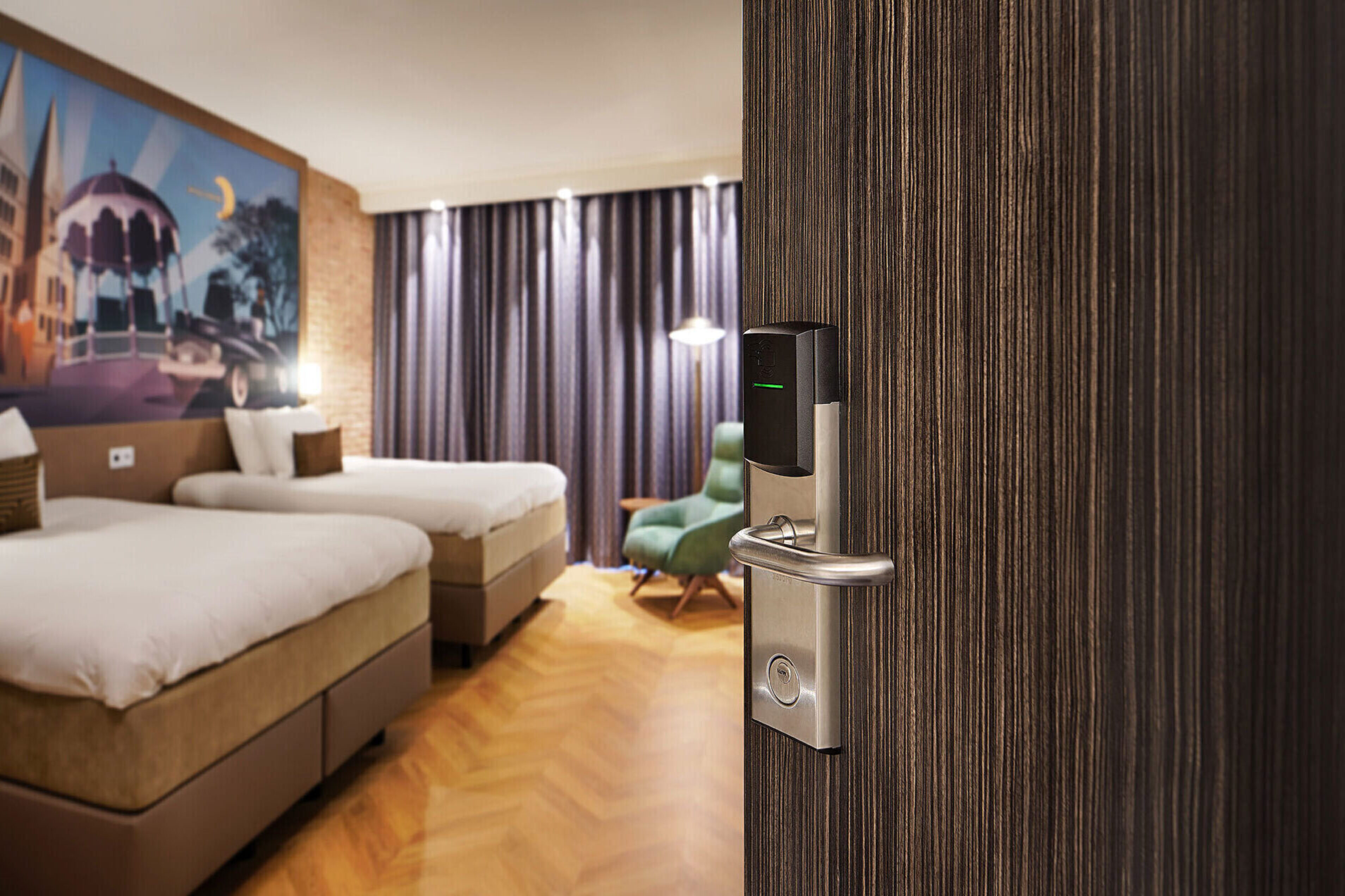 HOTEK & GuestCompass | GuestCompass